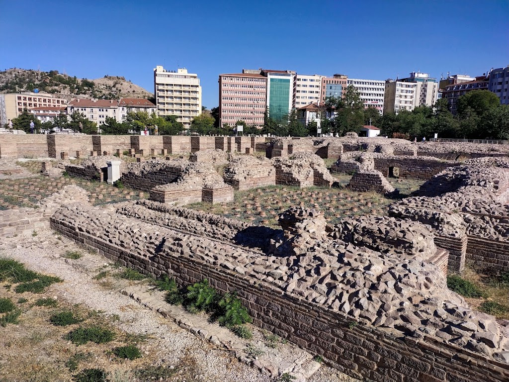 Ankara Roma Hamamı ve Açıkhava Müzesi | Listeleo Yeni Yerler Keşfet